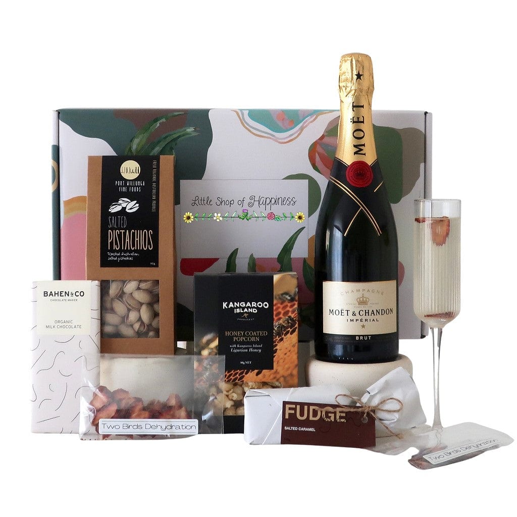 Moet & Stawberries Champagne Gift Hamper & Gift Baskets | Australia ...